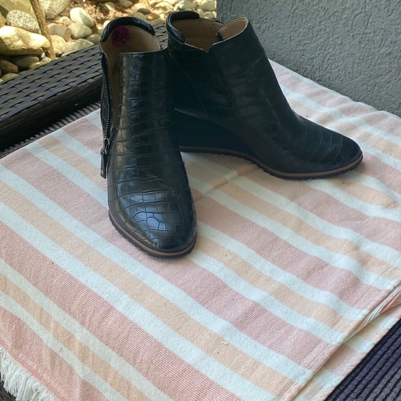 SOUL Naturalizer | Shoes | Ladies Zip Up Booties | Poshmark